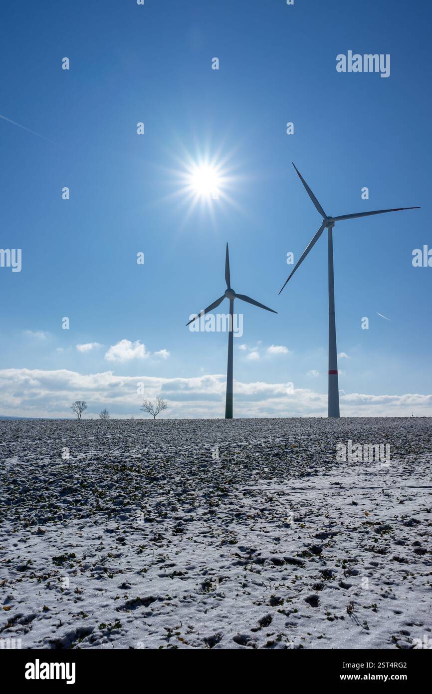 Vertical blue sky field hi-res stock photography and images - Alamy