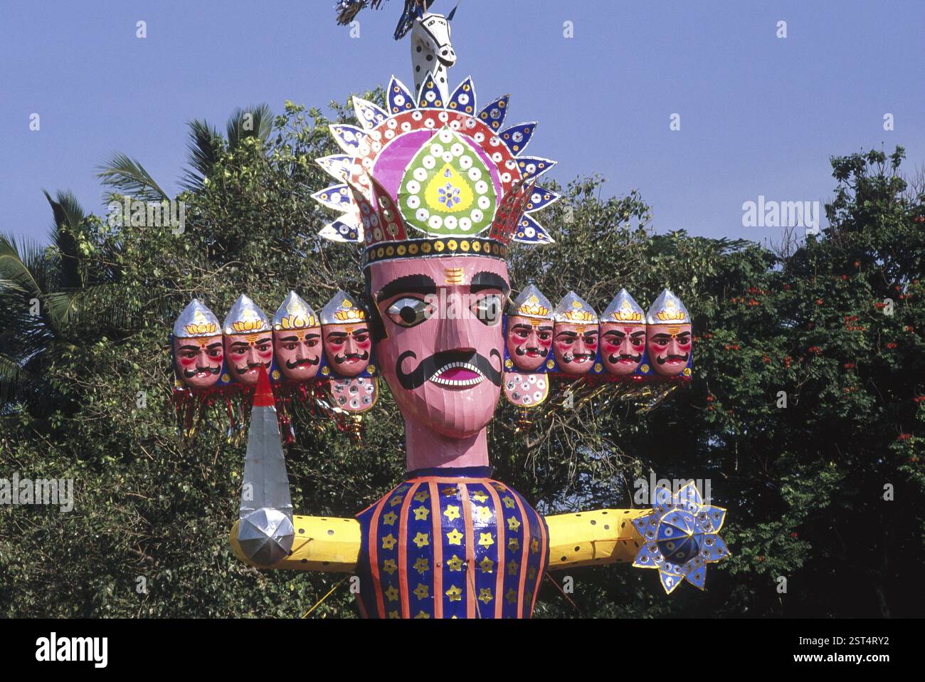 Ravan face hi-res stock photography and images - Alamy