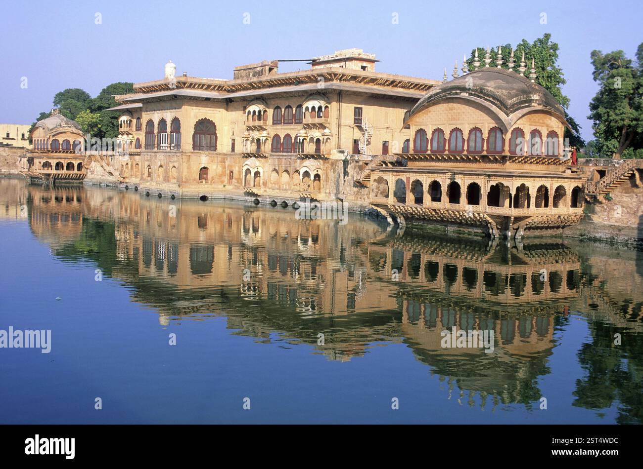 Savan Pavilion, Gopal Bhavan, Bhadon Pavilion and reflection, Jal Mahal ...