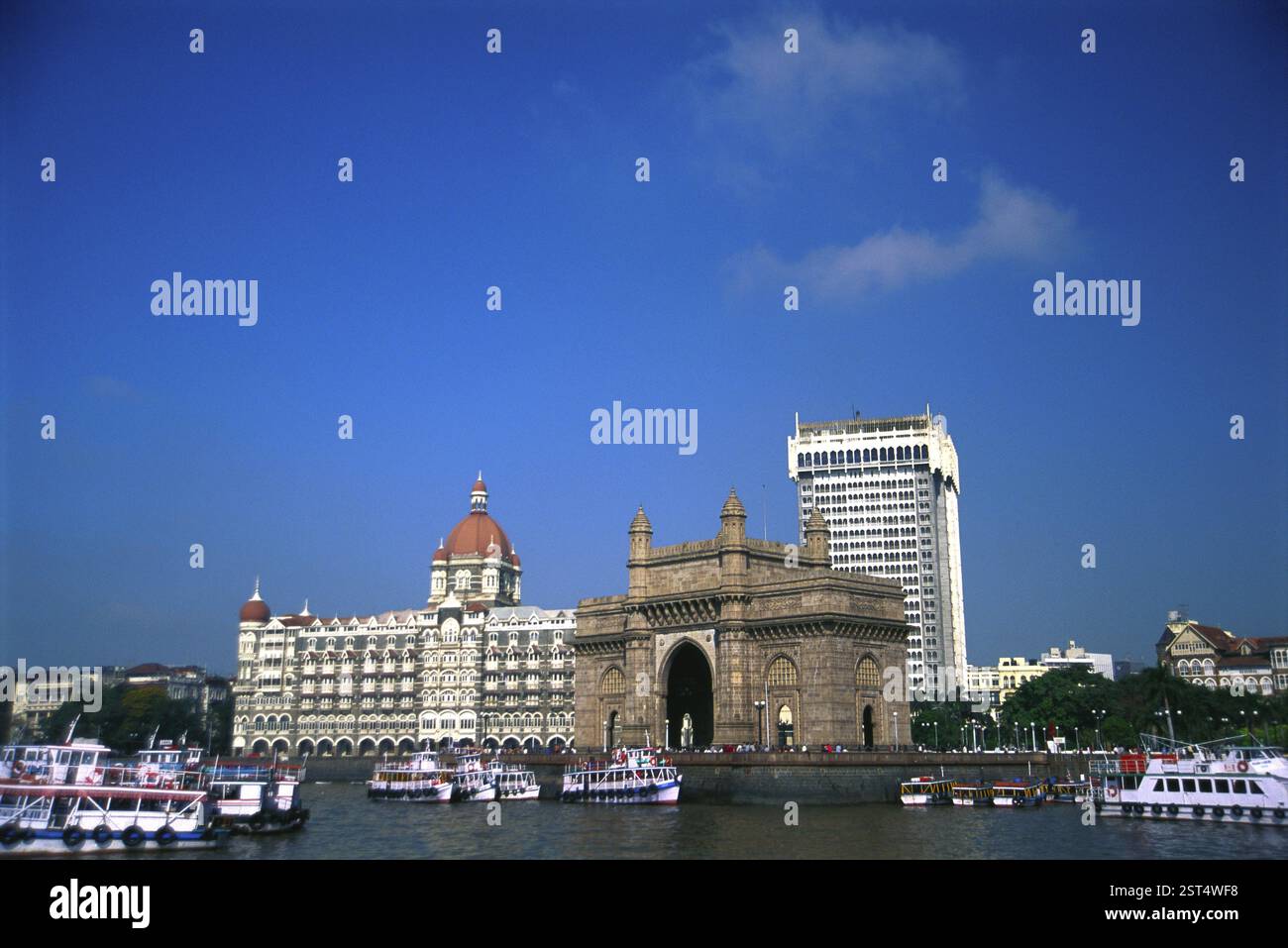 Mumbai port facility hi-res stock photography and images - Alamy