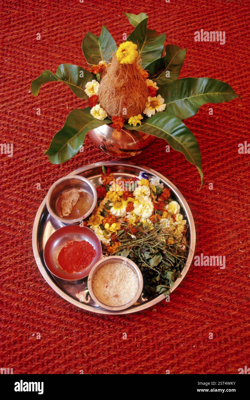Asian puja thali hi-res stock photography and images - Alamy