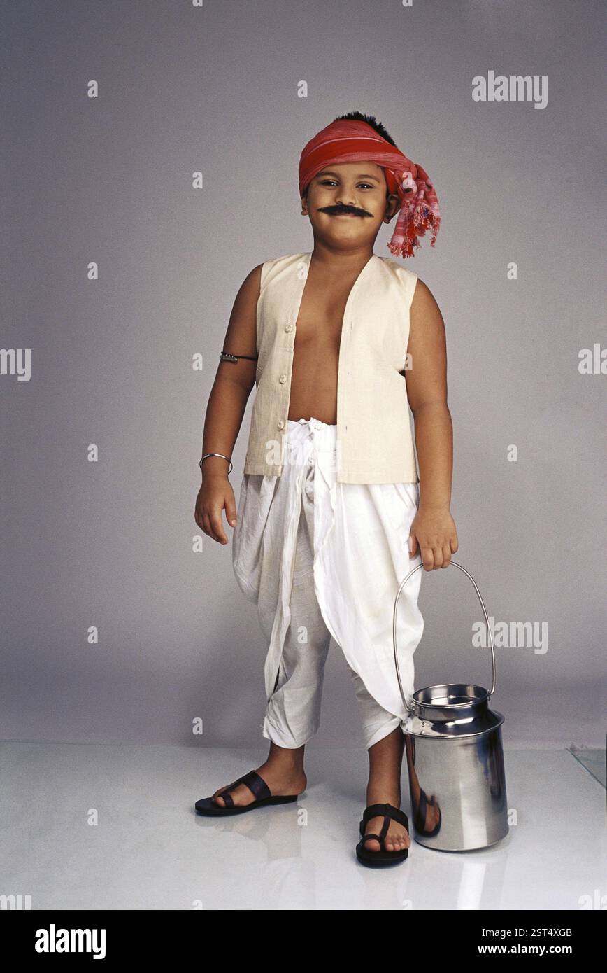 Doodhwala milkmen hi-res stock photography and images - Alamy