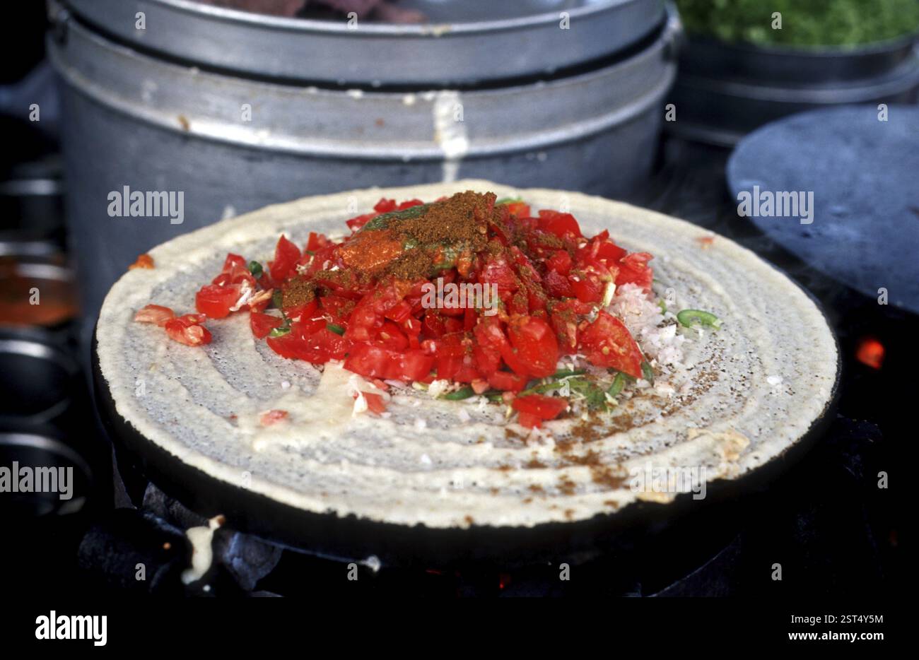 Food being cooked hi-res stock photography and images - Alamy