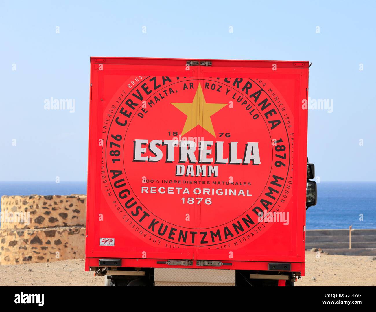 Estrella damm hi-res stock photography and images - Alamy