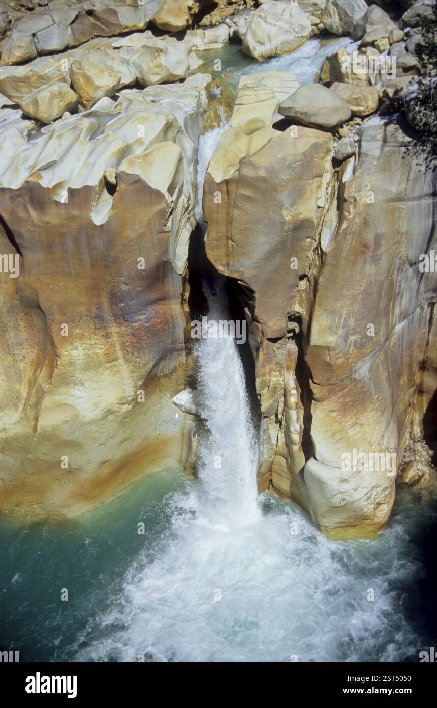 Waterfall, suryakund, gangotri, uttaranchal, india Stock Photo - Alamy
