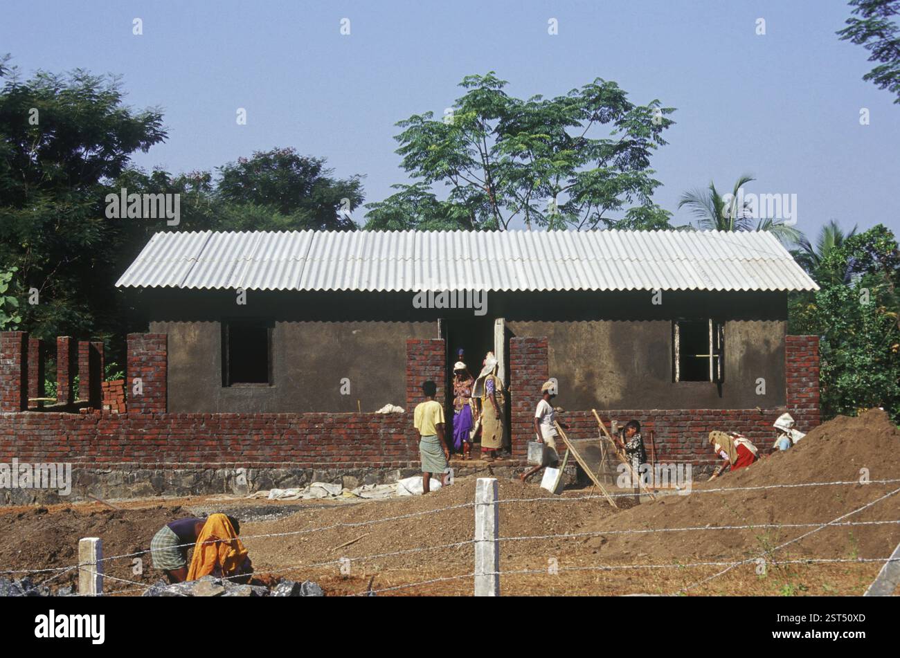 India under construction house hi-res stock photography and images - Alamy