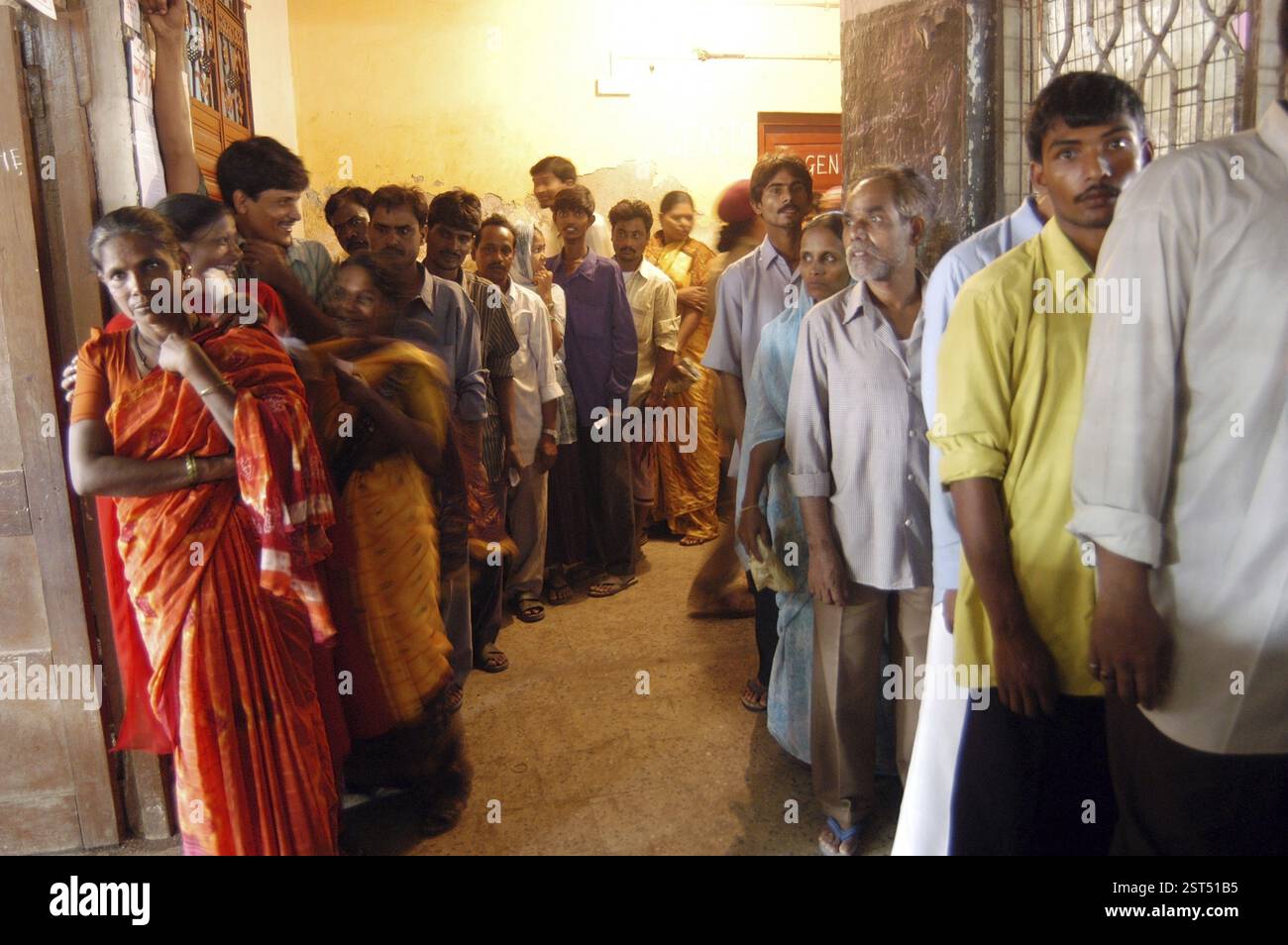 Standing waiting in line indian man hi-res stock photography and images ...