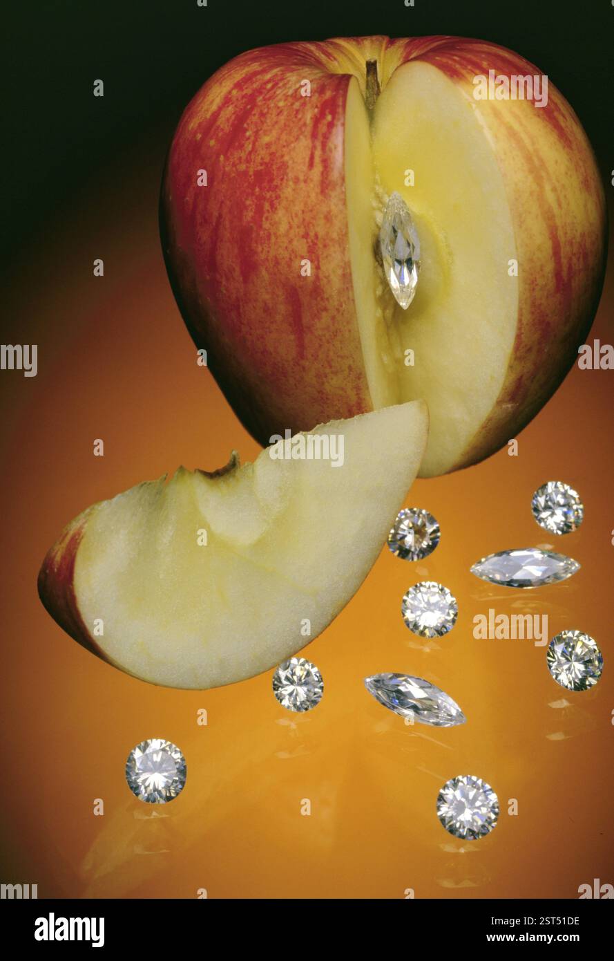Gleaming diamonds hi-res stock photography and images - Alamy