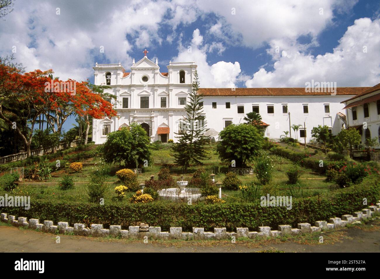 Old goa church photos hi-res stock photography and images - Alamy
