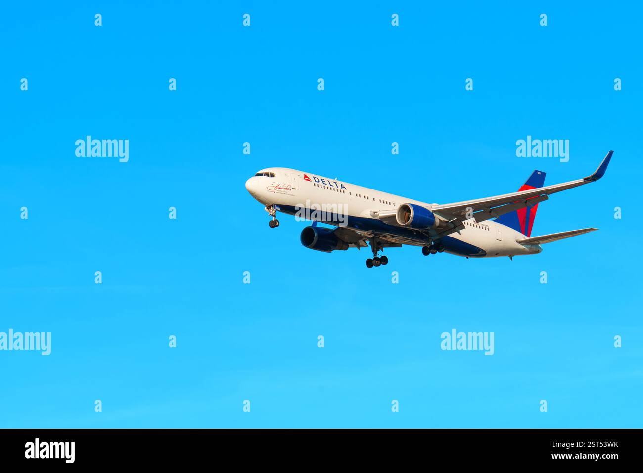 Los Angeles, California - January 6, 2025: Delta Airlines jet ...