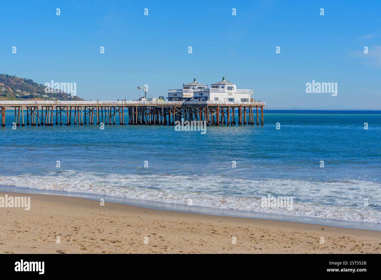 Malibu, California - November 29, 2024: Stunning view of Malibu Pier ...