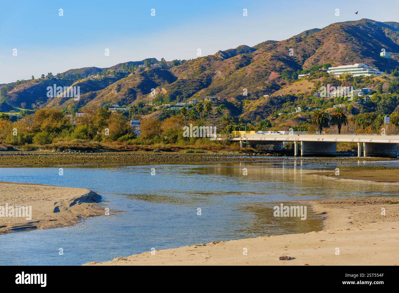 Malibu village hi-res stock photography and images - Alamy