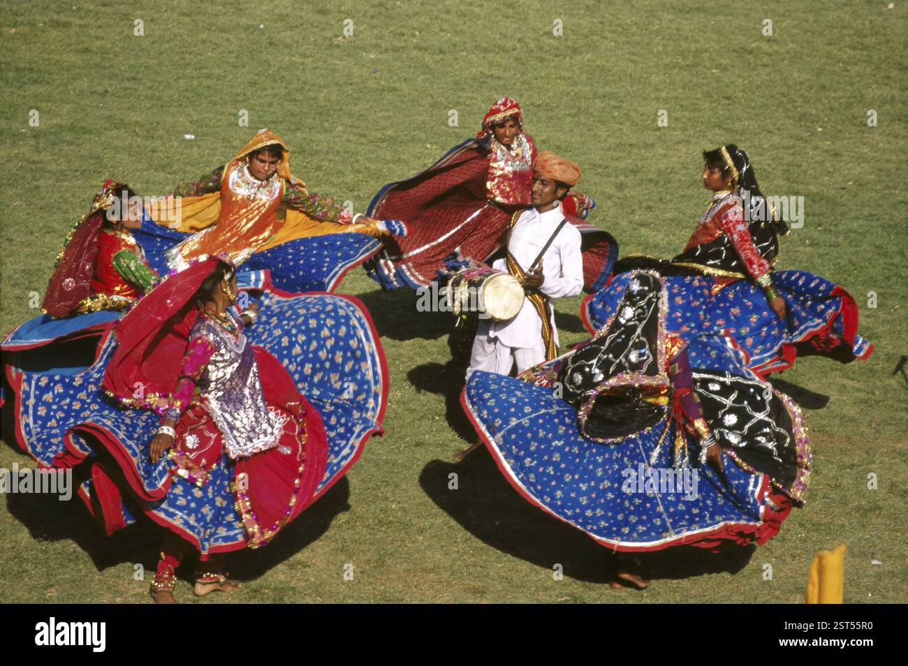 Chakri dance hi-res stock photography and images - Alamy