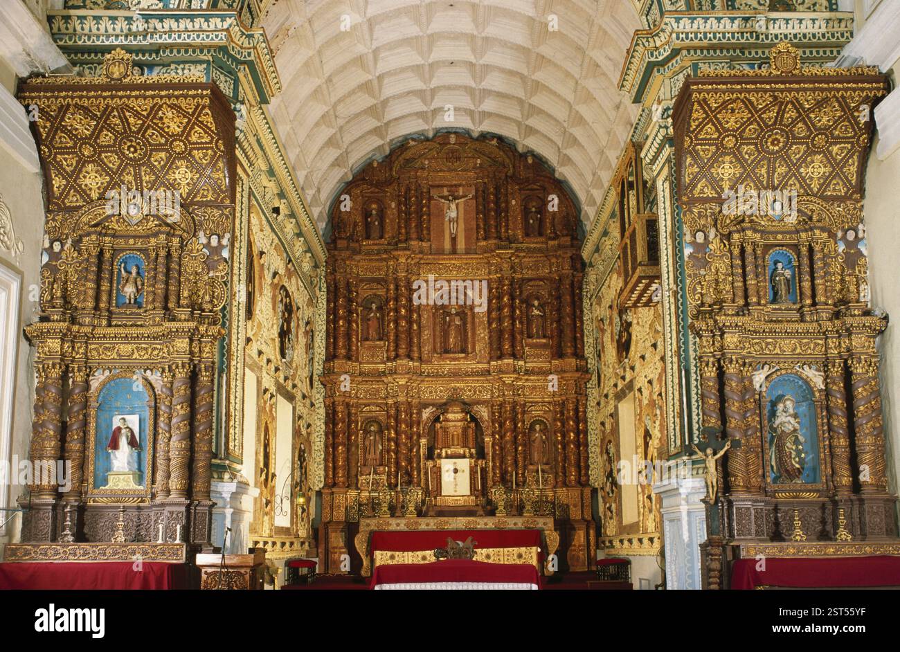 Interior of Rachol Seminary church, goa, india Stock Photo - Alamy