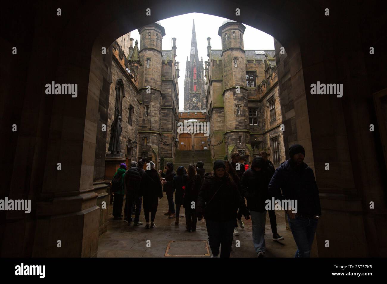 Edinburgh, UK. 17th Feb, 2025. EDINBURGH UK. Weather. Members of the ...