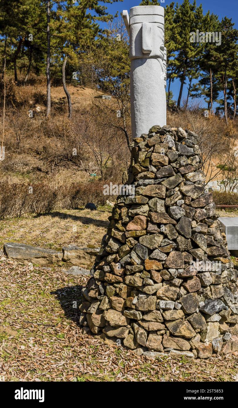 Conical designs hi-res stock photography and images - Alamy