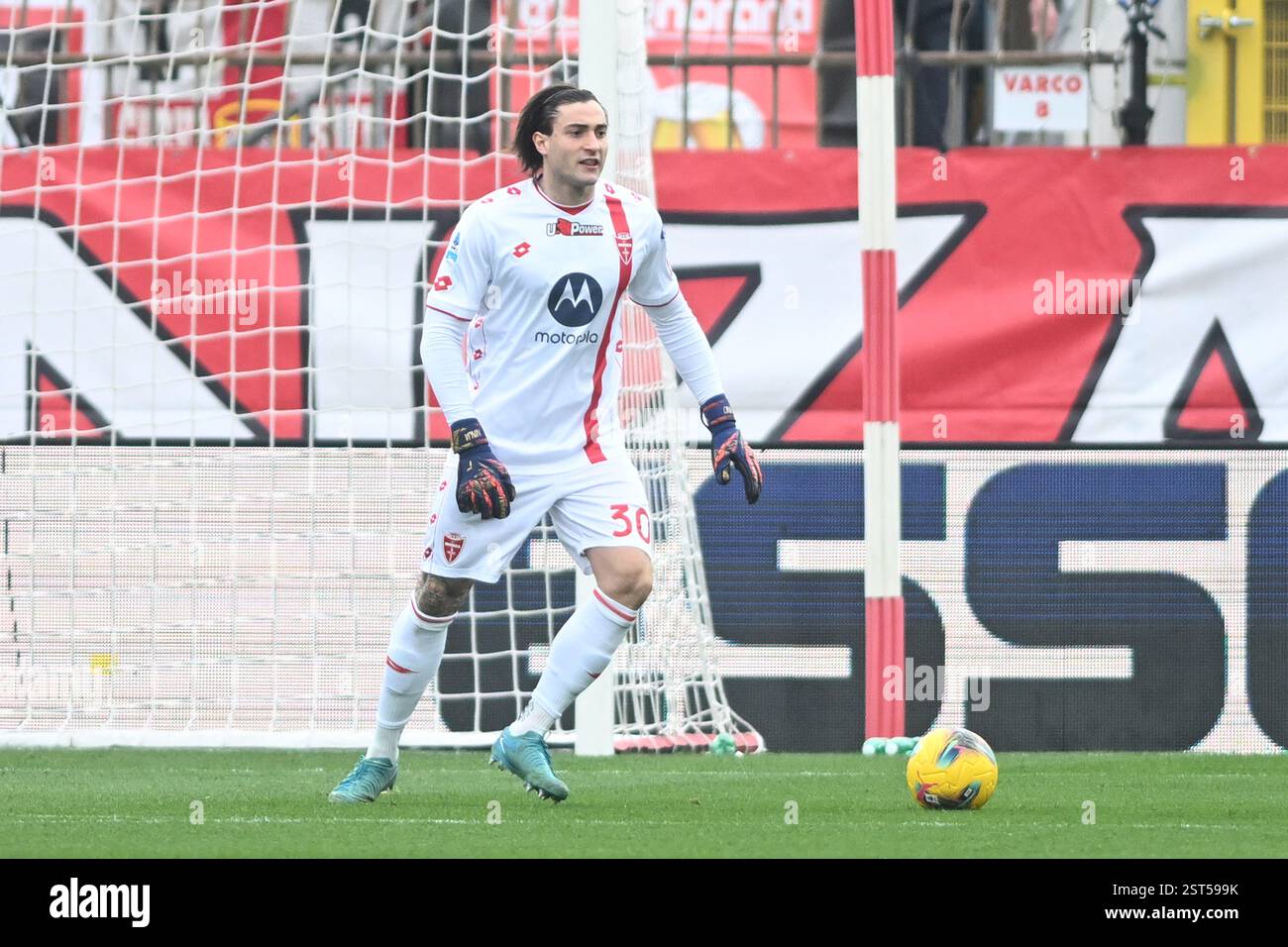 Monza, Italia. 16th Feb, 2025. AC Monza's goalkeeper Stefano Turati ...