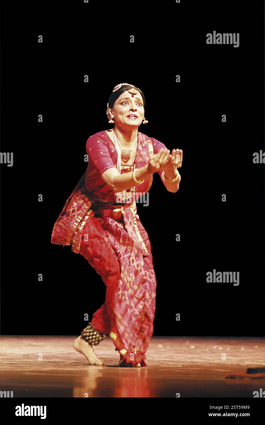 Indian Classical Dancer Malavika Sarrukkai performing a solo Bharat ...