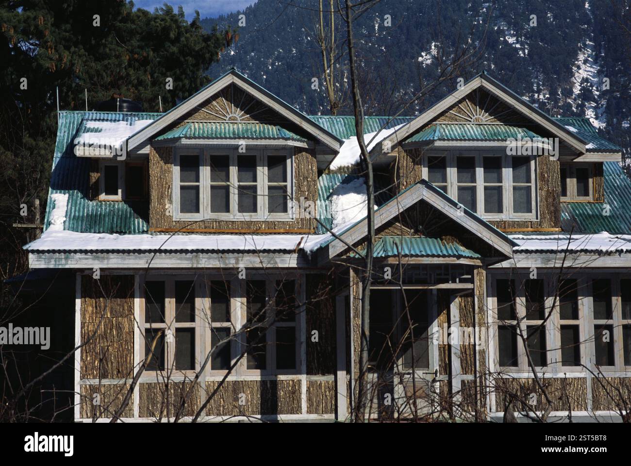 Pahalgam lodge huts, Jammu and Kashmir, India, Asia Stock Photo - Alamy