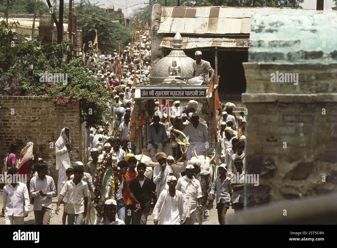 Praying indian villages hi-res stock photography and images - Alamy