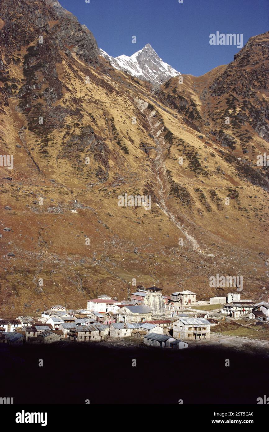 Kedarnath mountain range hi-res stock photography and images - Alamy