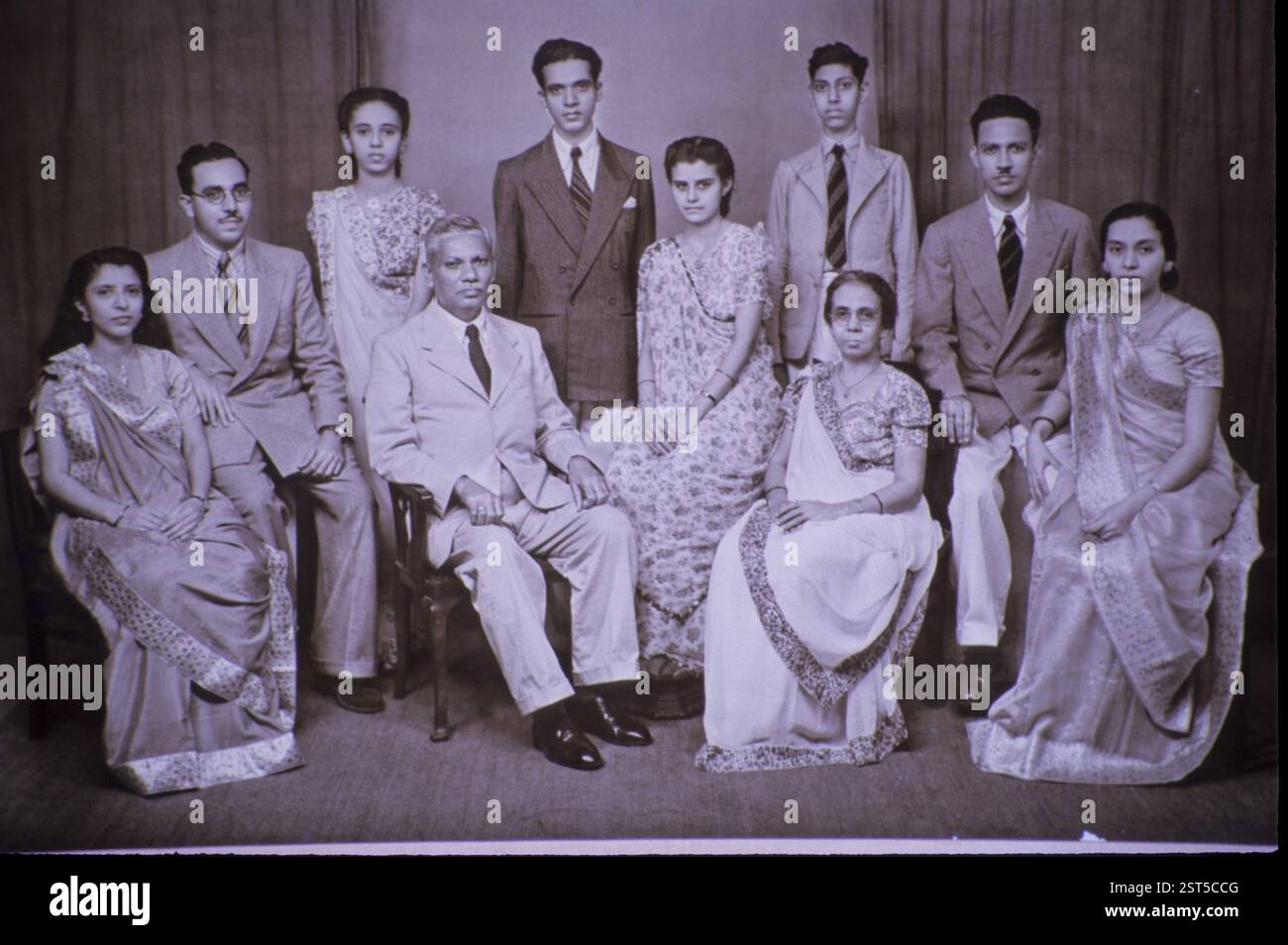 Joint family indian hi-res stock photography and images - Alamy