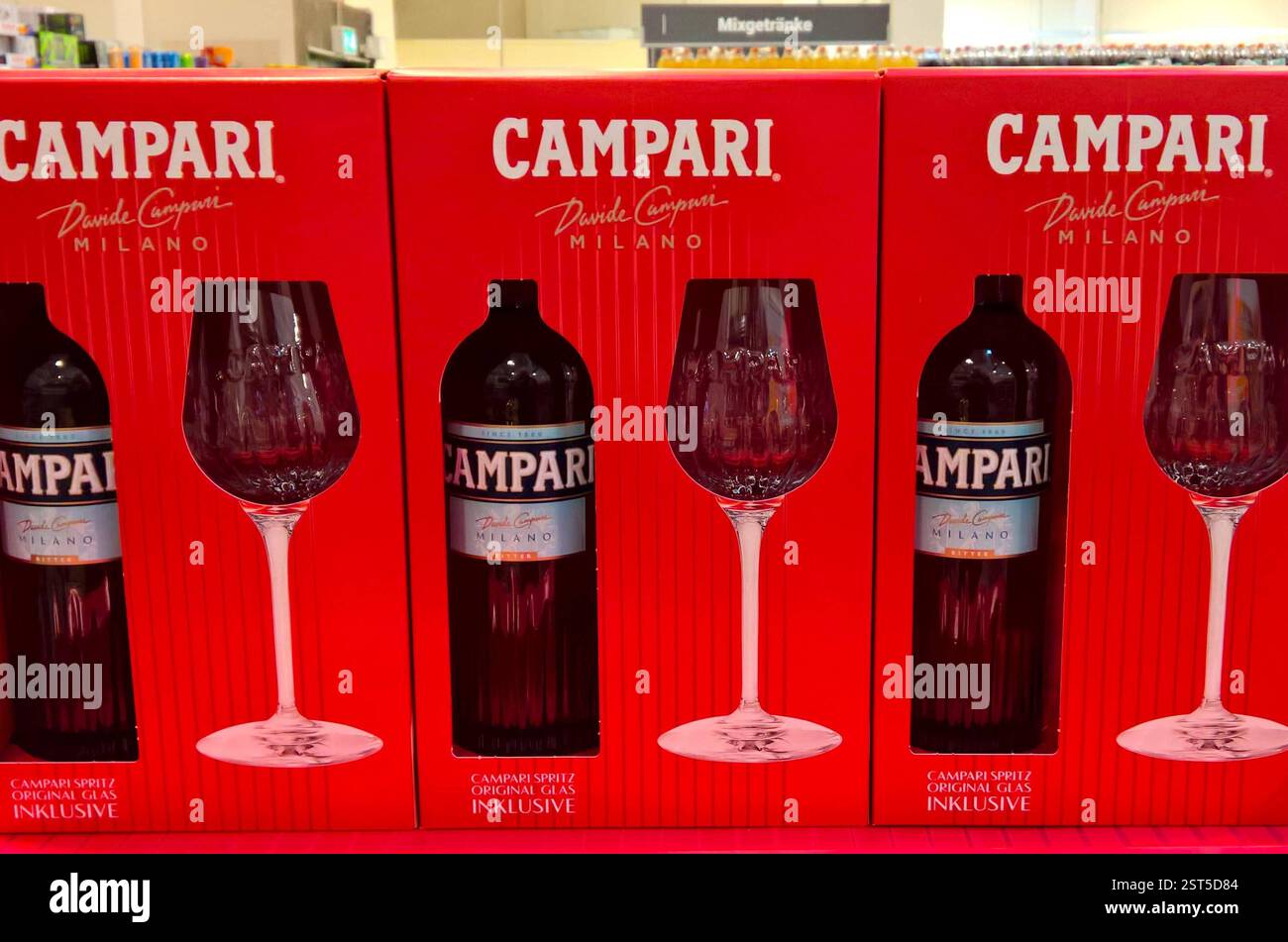 Campari ist die Markenbezeichnung für einen italienischen Likör der ...