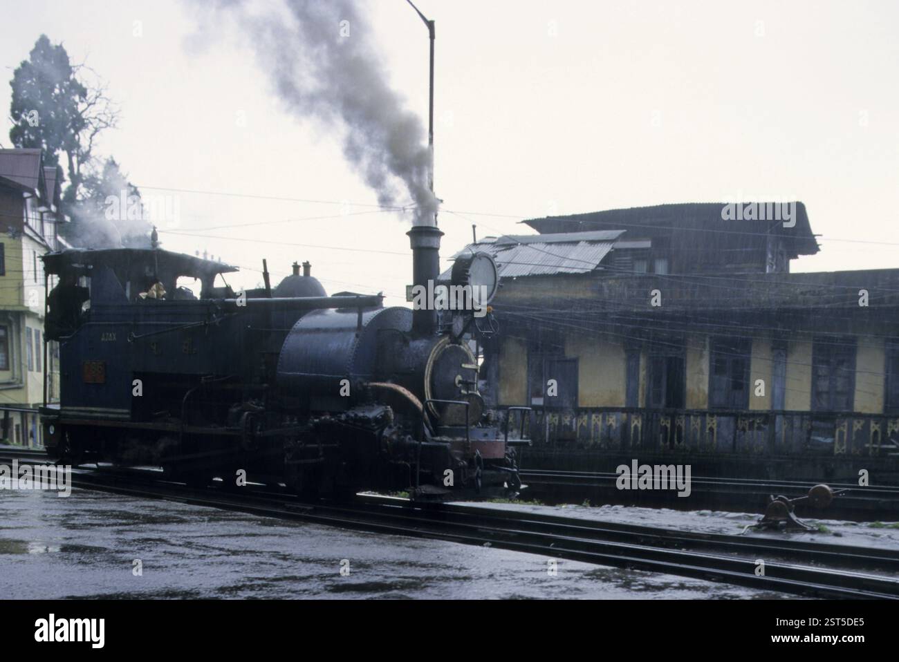 Trains Railway, World Heritage Toy Train at platform, darjeeling, west ...