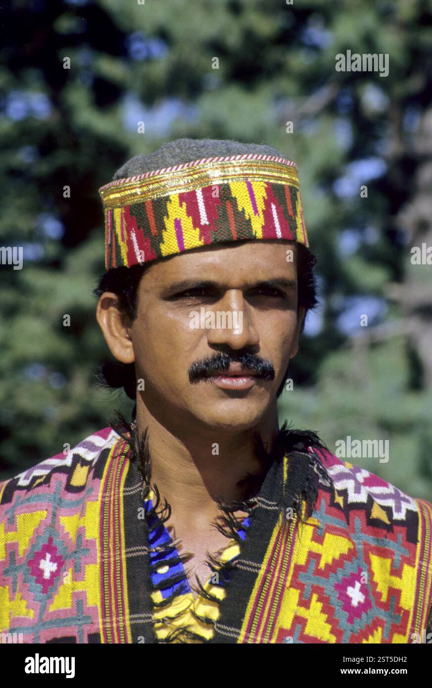 Men portrait himachal pradesh india hi-res stock photography and images ...
