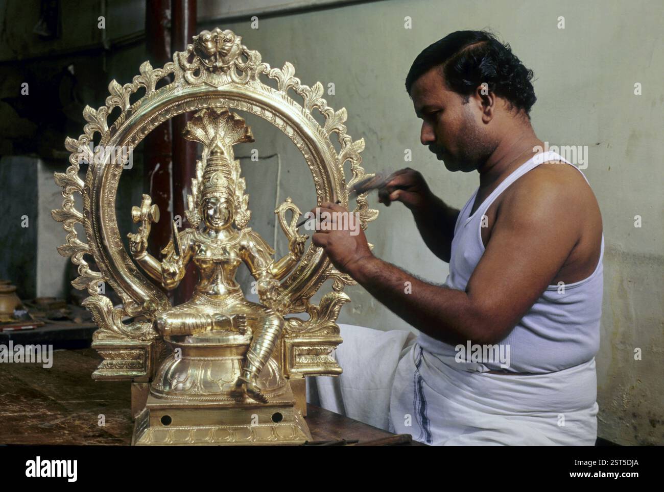 Man making statue, swamimalai, tamil nadu, India, Asia Stock Photo - Alamy