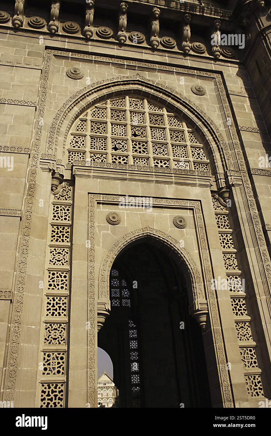 Gateway india bombay now mumbai hi-res stock photography and images - Alamy