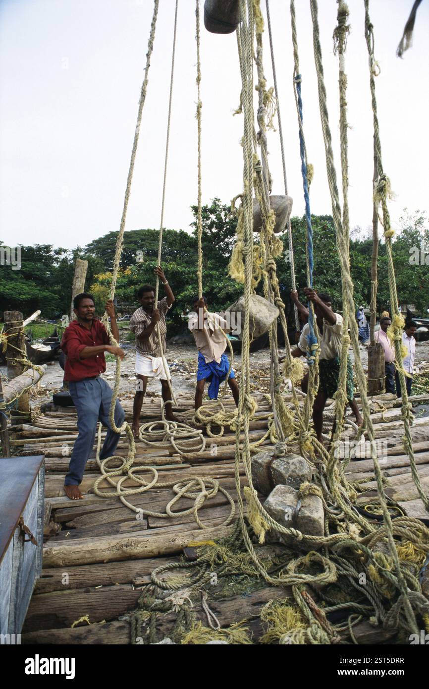 Operating Chinese fishing, Cochin, Kerala, India, Asia Stock Photo - Alamy