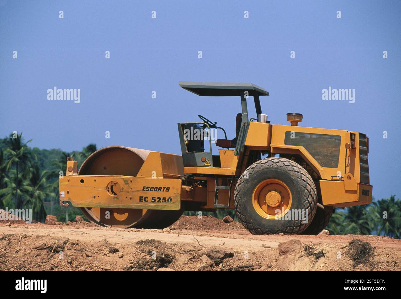 Road roller, kudal, Maharashtra, India, Asia Stock Photo - Alamy