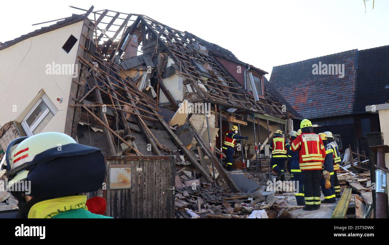Stutensee, Germany. 17th Feb, 2025. Firefighters are busy securing a ...