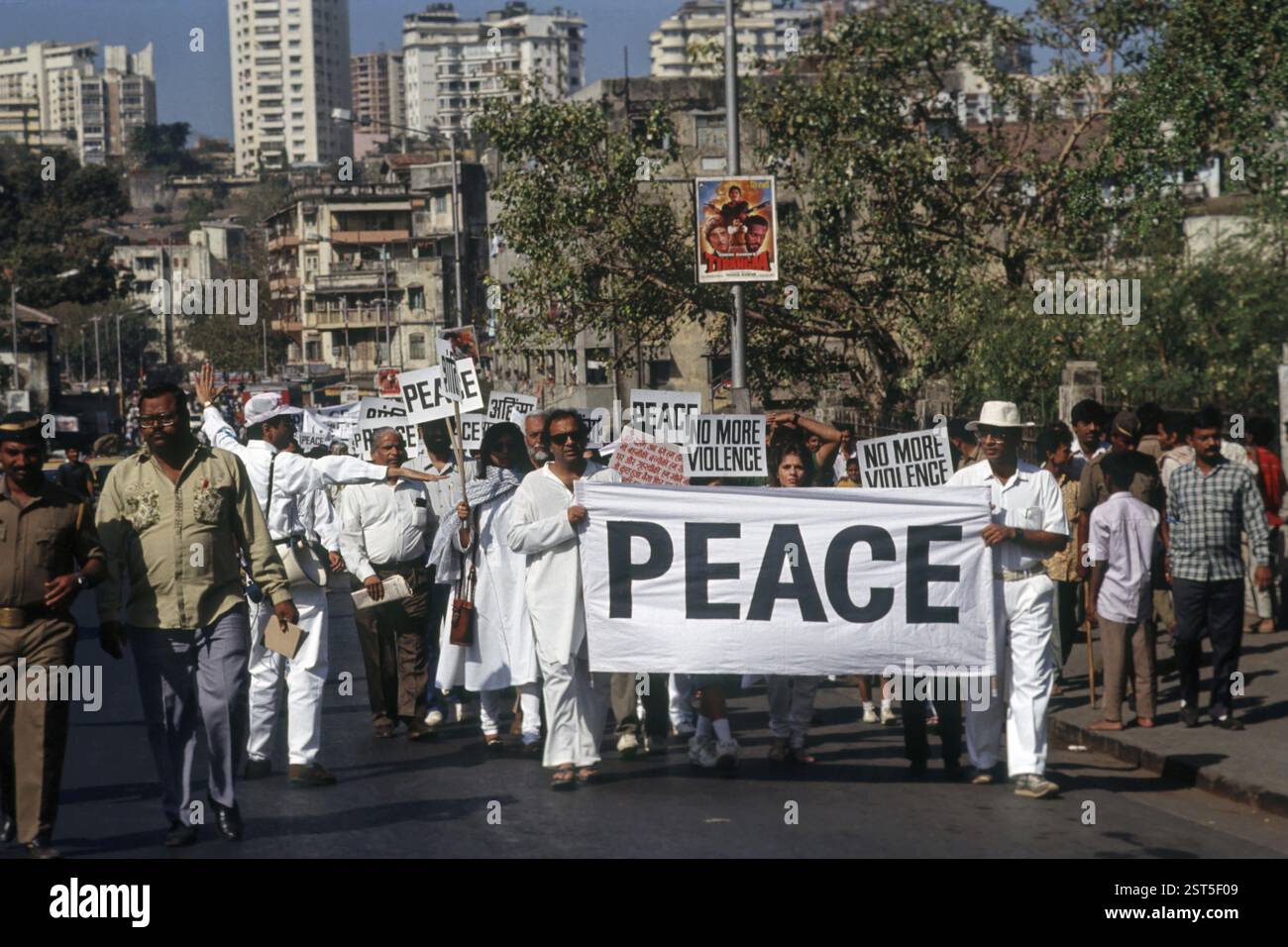 Marching for peace hi-res stock photography and images - Alamy