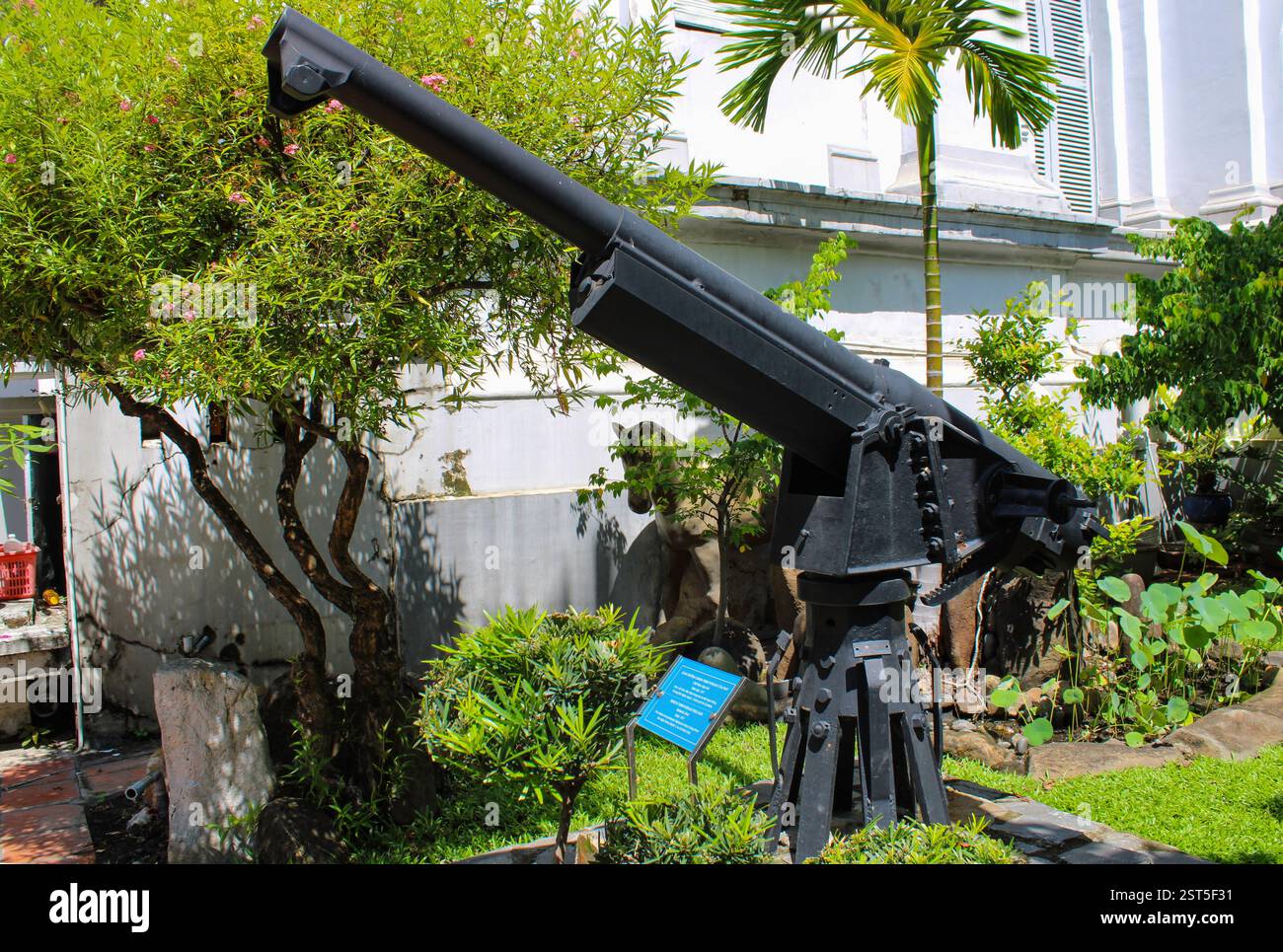 Viet minh artillery hi-res stock photography and images - Alamy