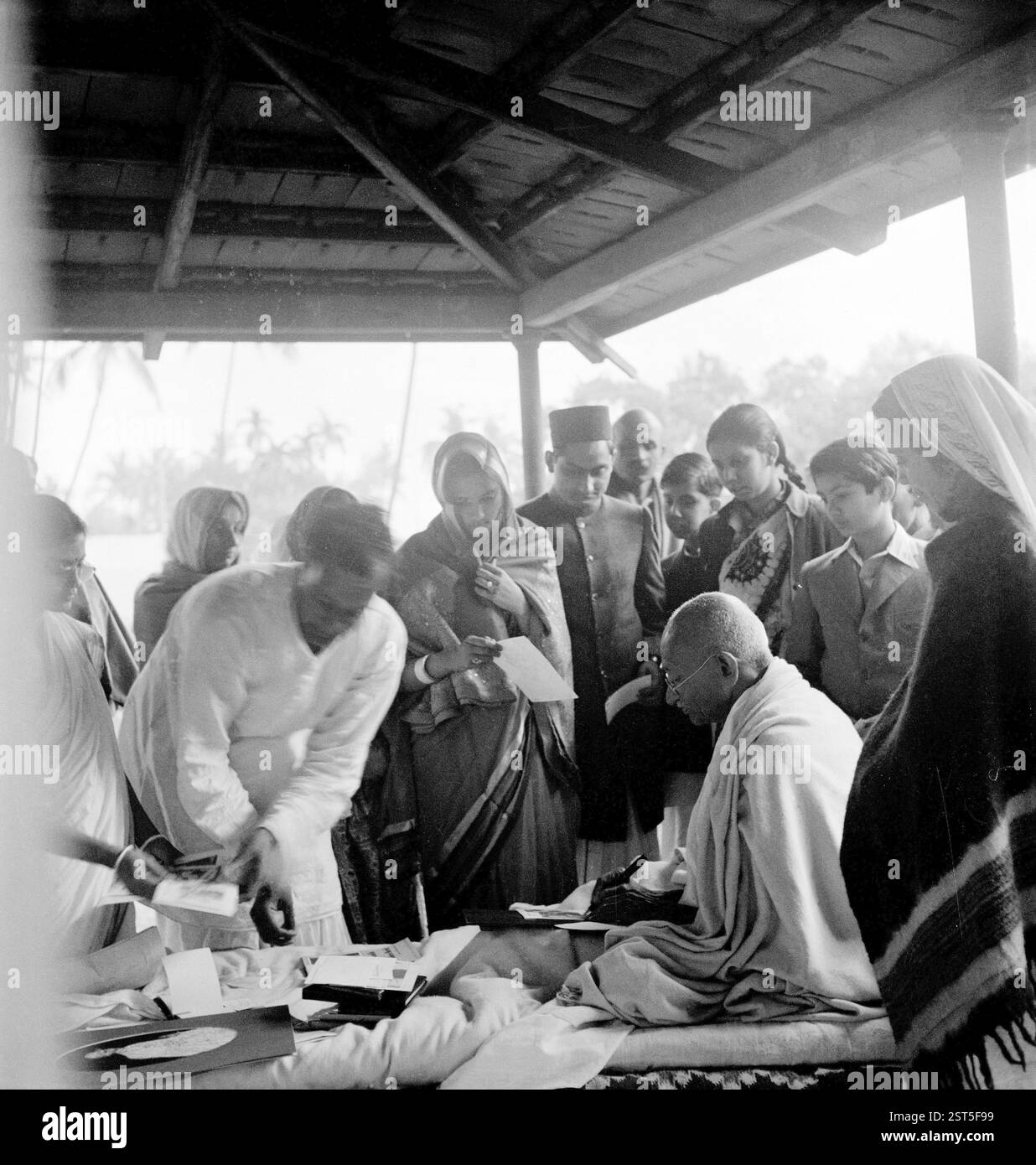 Mahatma Gandhi at Calcutta, West Bengal, India, 1946 - MODEL RELEASE ...