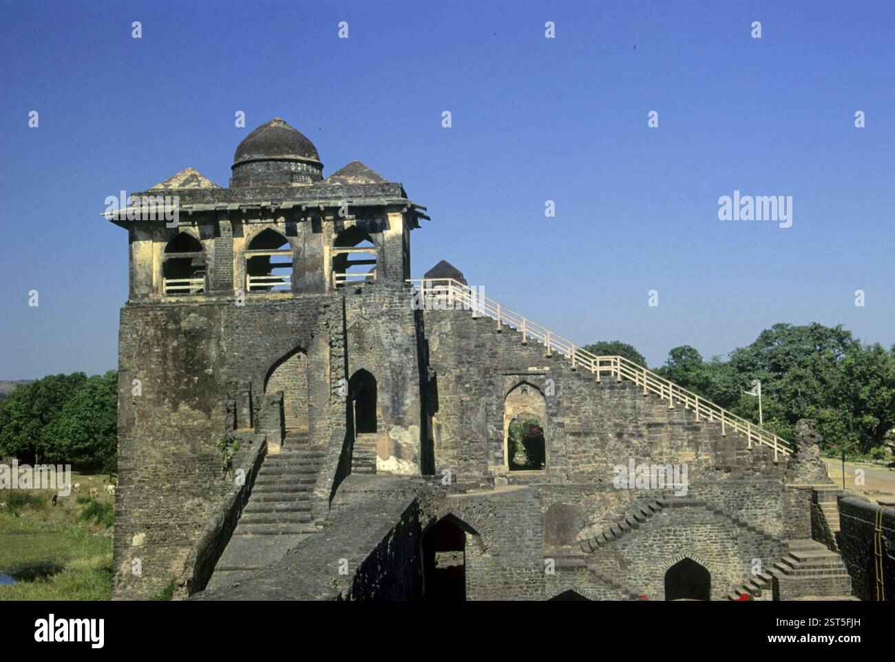 Jahaz Mahal or ship palace, mandu, madhya pradesh, india Stock Photo ...
