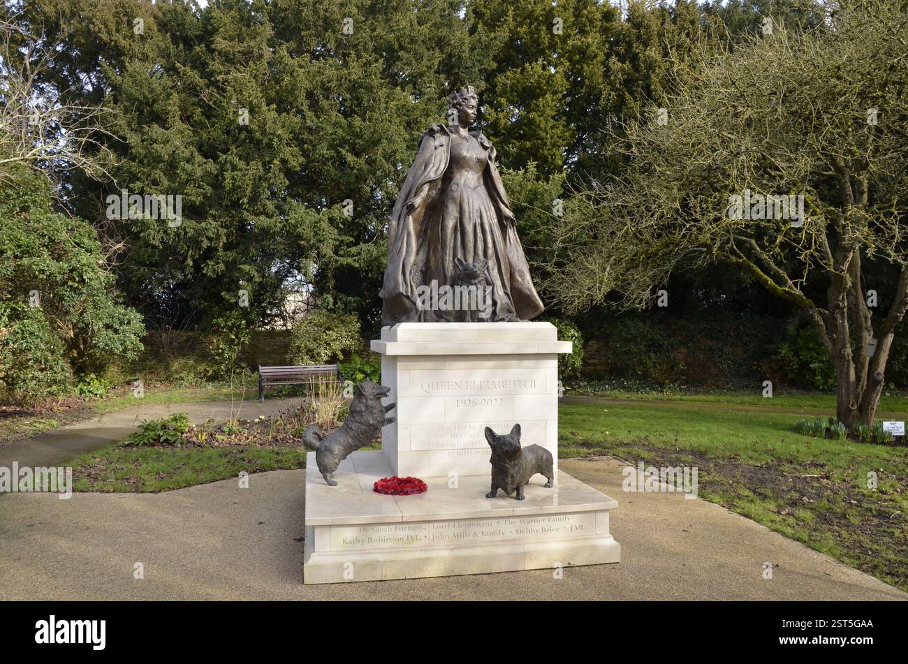 The first statue of Queen Elizabeth 2nd after her death, in Oakham ...