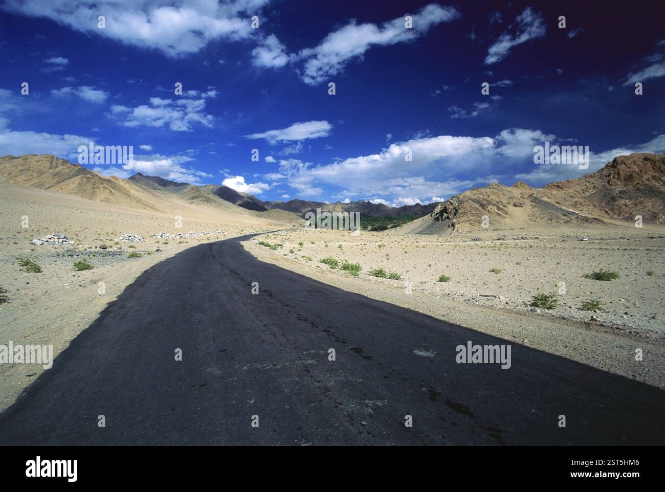 Sabu Ladakh range and road, Ladakh, Jammu and Kashmir, India, Asia ...