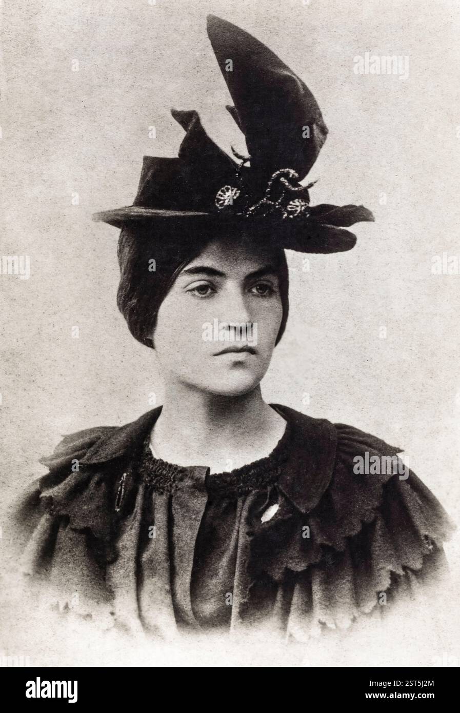 Suzanne Valadon. Portrait photograph of the French painter and artist's ...
