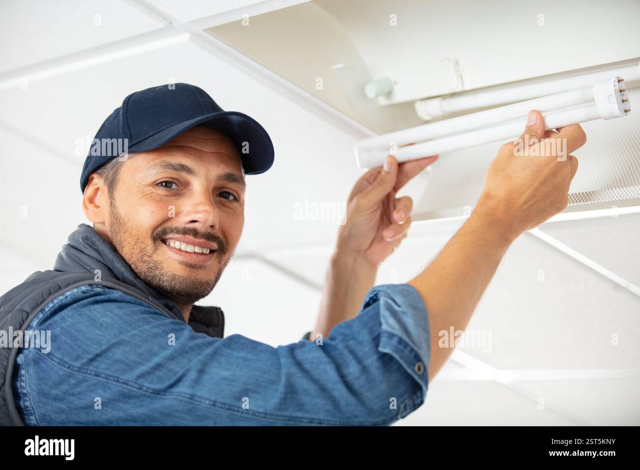 Temporary wires hi-res stock photography and images - Alamy