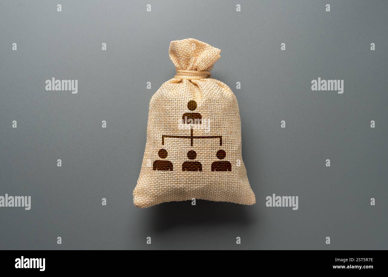 A bag with a drawing of the hierarchy of people in an organization ...