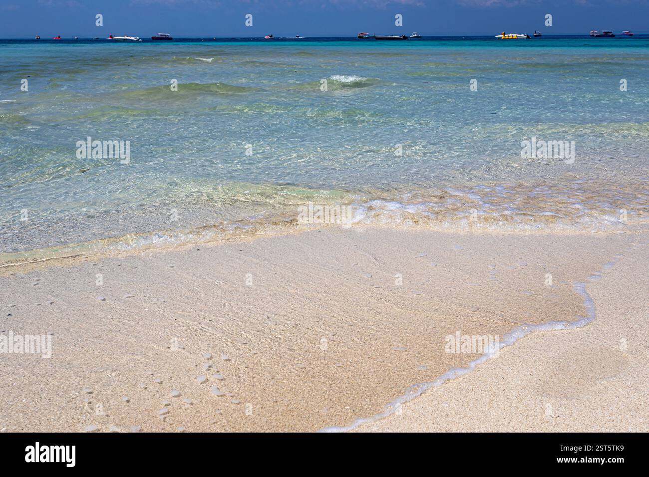 The Translucent waters of Indian Ocean at Elephant Beach, Havelock ...