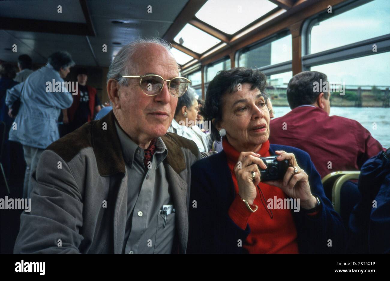 RECORD DATE NOT STATED Magnum-Fotograf Erich Hartmann und Ruth Bains ...