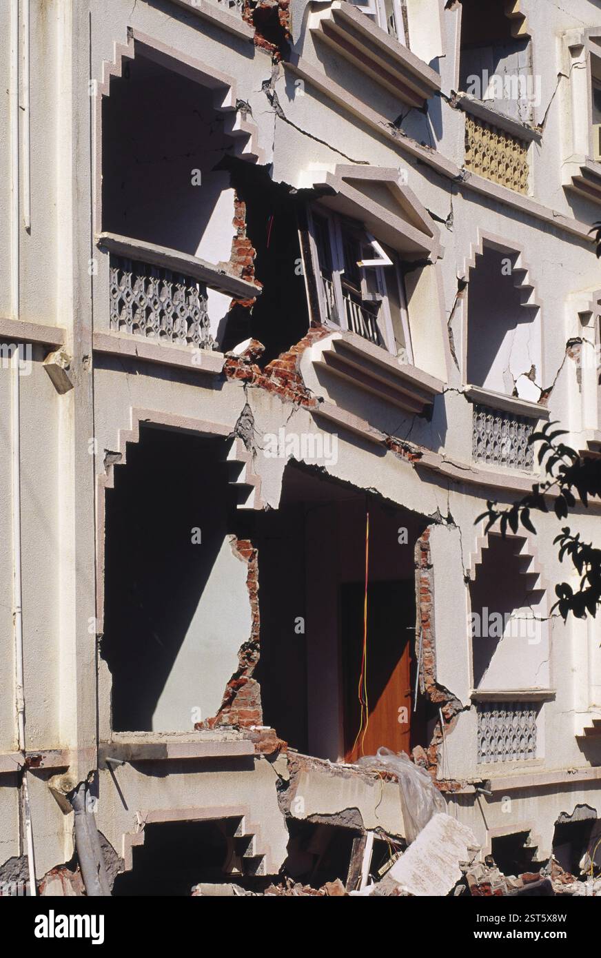 Akshardeep Apartment, ahmedabad, gujarat Earthquakes, india 2001 Stock ...