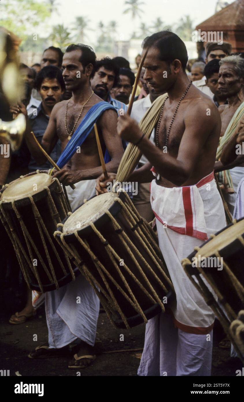 Kerala musical instruments hi-res stock photography and images - Alamy