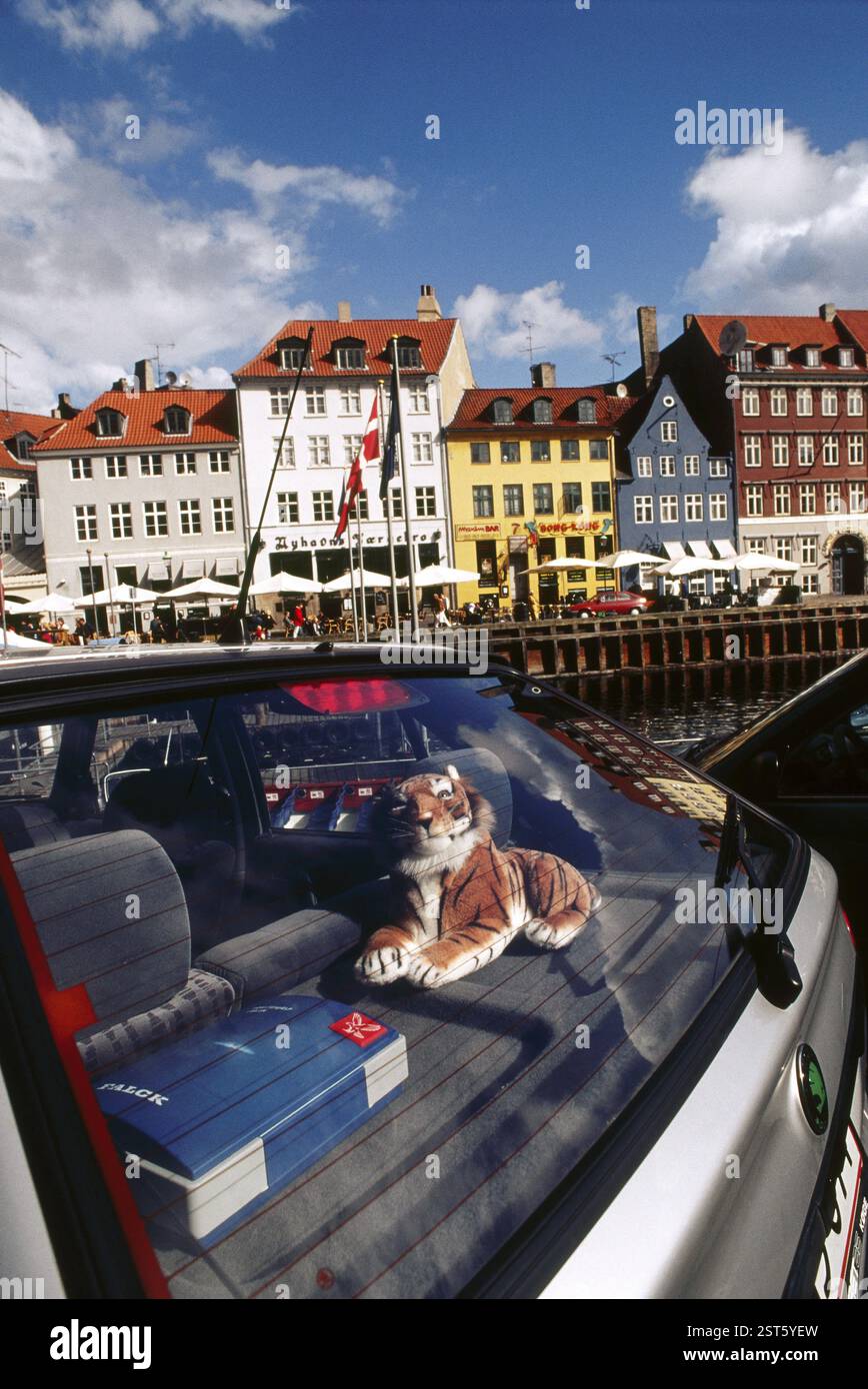 Copenhagen denmark street scenes danish hi-res stock photography and ...
