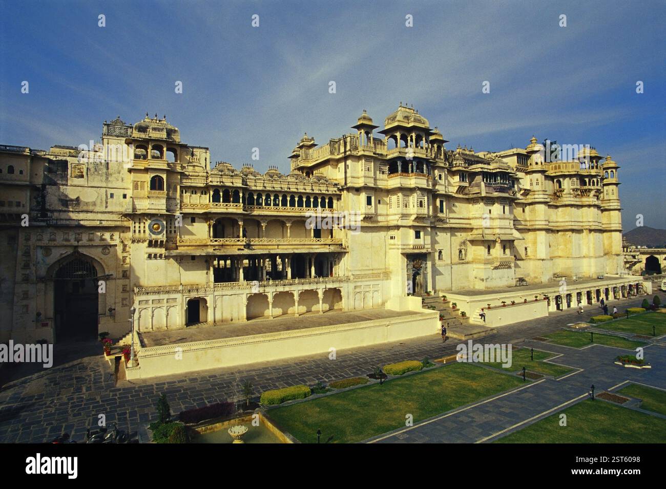 Rajasthan forts and palaces hi-res stock photography and images - Alamy
