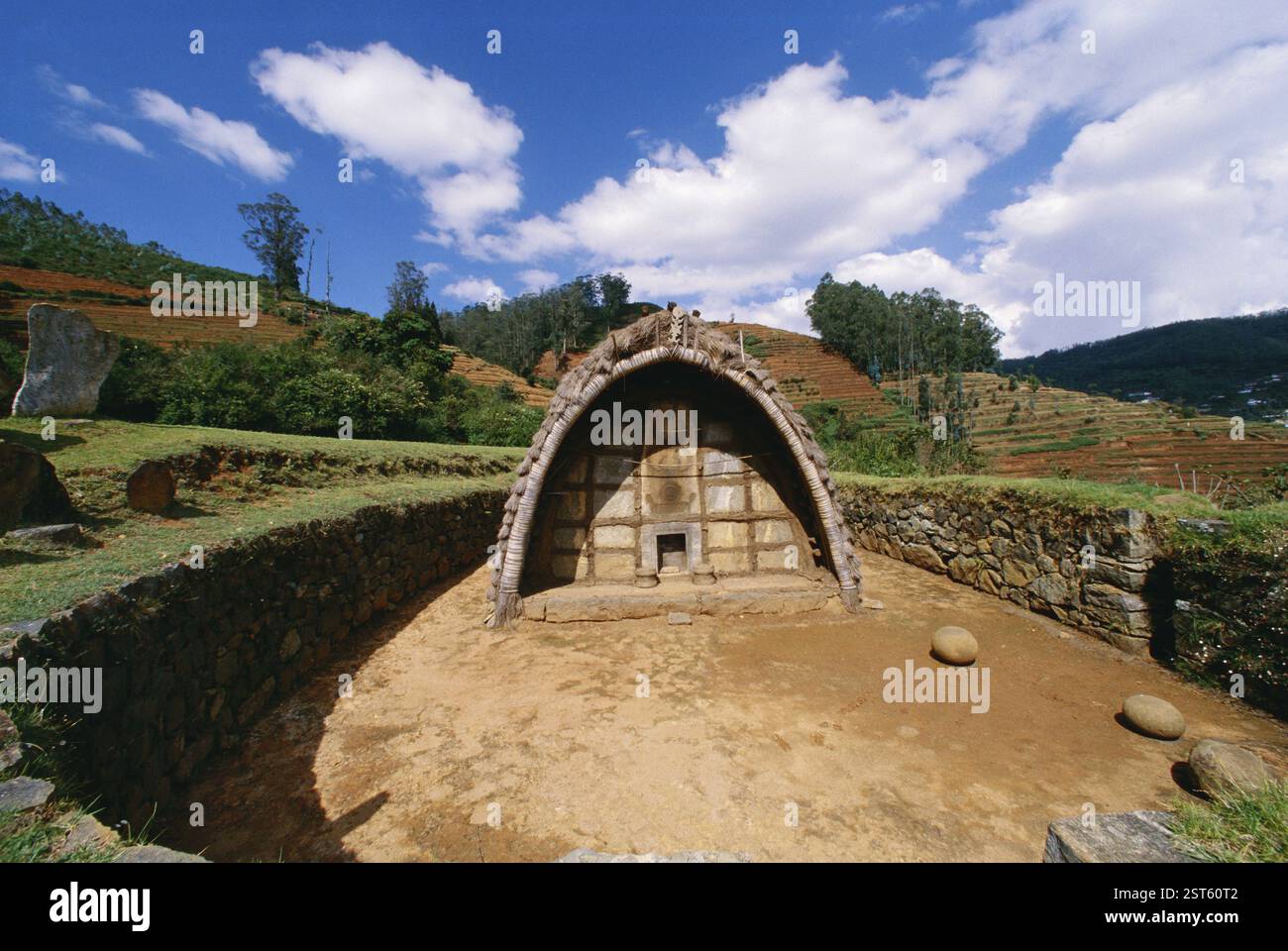 Toda hut ooty tamil nadu hi-res stock photography and images - Alamy